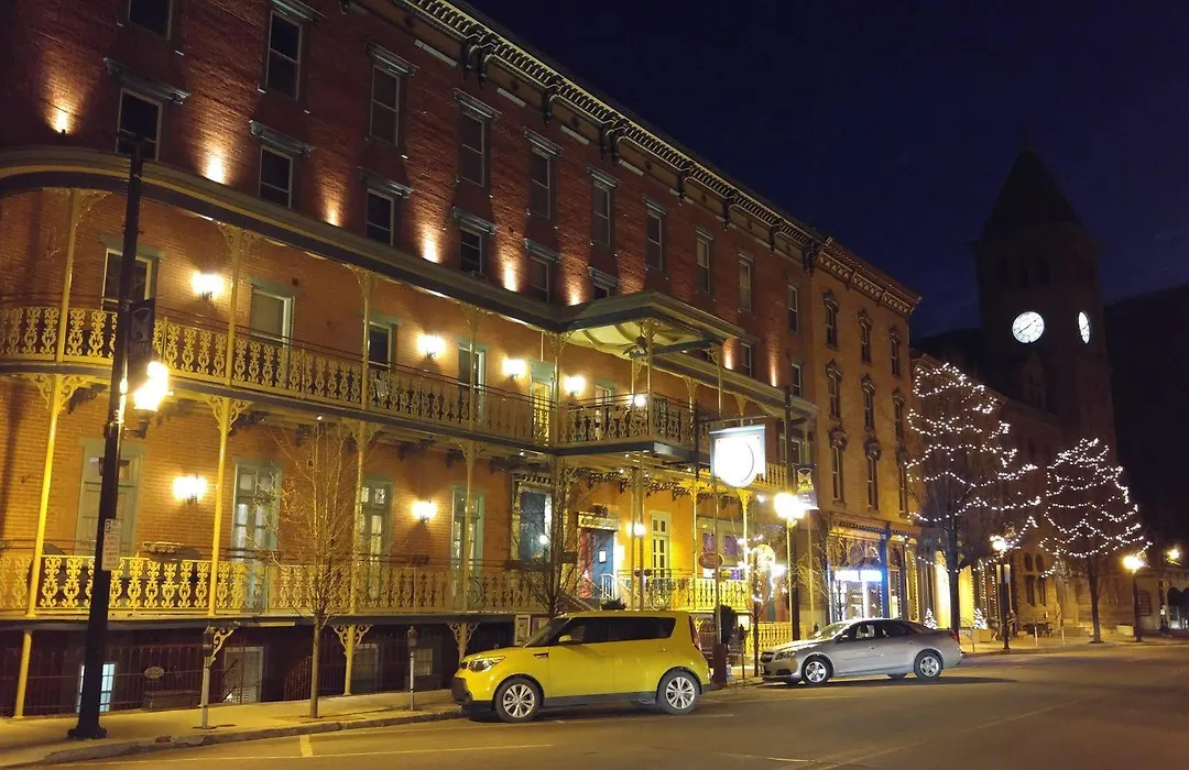 THE INN AT JIM THORPE | ROMANTIC ACCOMMODATION IN THE HEART OF JIM THORPE